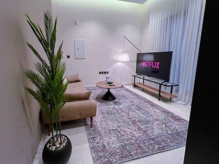 Solitaire-5/b Privet Entrance - Riyadh
