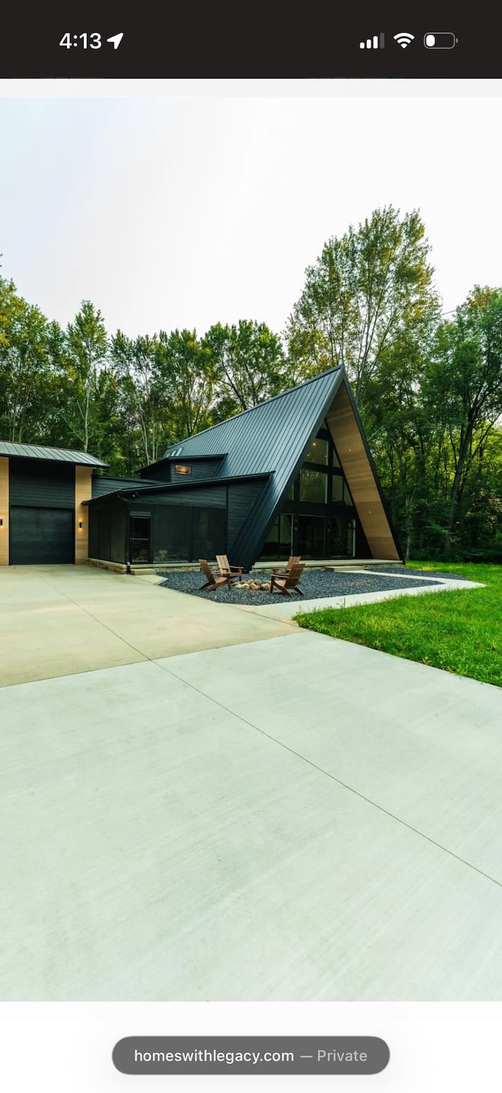 Beautiful, Luxury A Frame Cabin - Dowagiac, MI