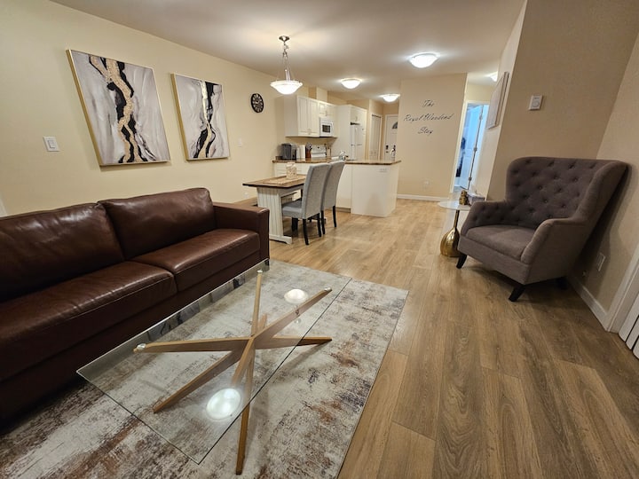 The Royal Woodend Stay (2 Bedroom Suite) - ラングフォード