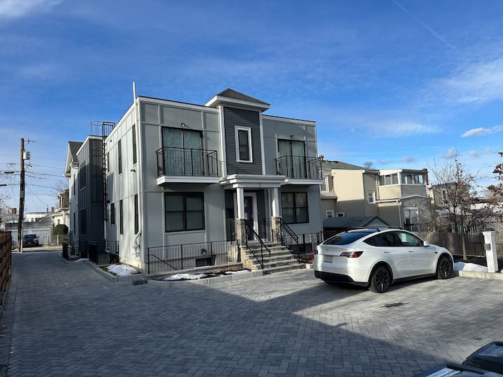 New Luxury 3 Bedroom 3.5 Bath Apt With Ev Charger - サマービル, MA