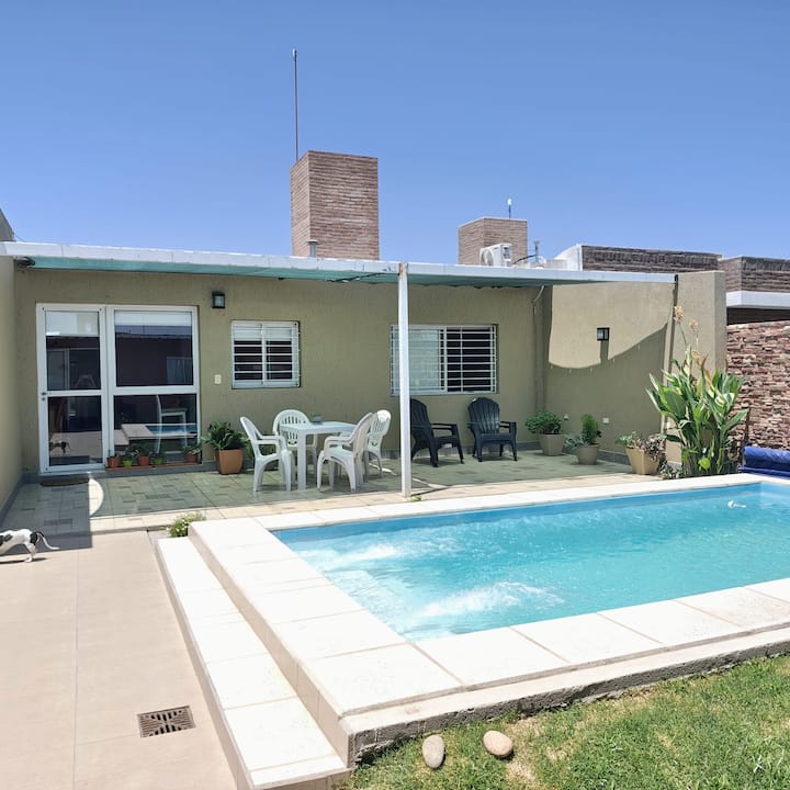 Casa Con Pileta En Villa Nueva / Villa María - Villa María