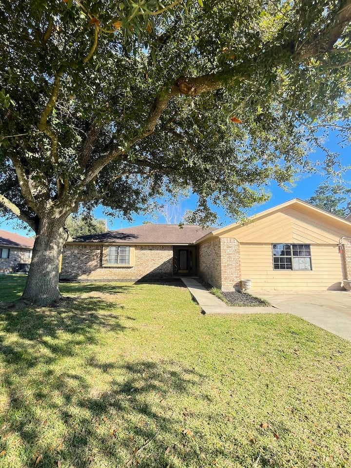 Home Sweet Home 3 - Pinehurst, TX