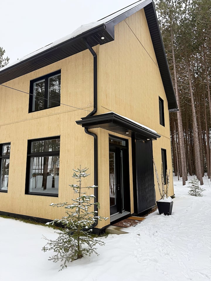Forest Adventure Cabin Steps From Lac Schryer - Lac-Simon