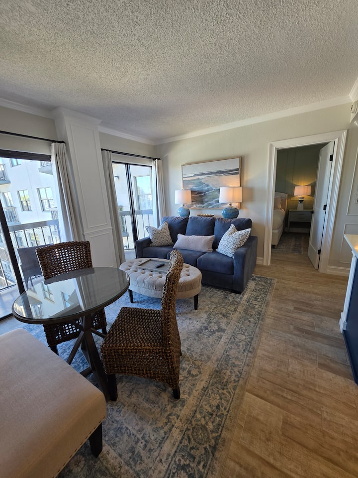 Lakeside Universal Retreat - Disaster!, Orlando