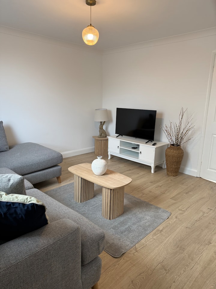 Silver Stays
Calm Coastal Stay 
Close To Beach - Great Yarmouth