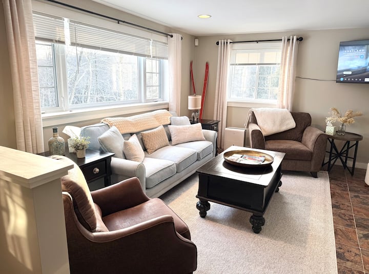 Skiers' Base Camp-2 Mins From Jay Peak - Jay, VT