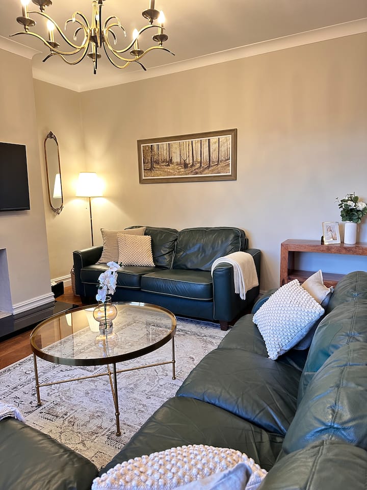 Modern Farmhouse Near Beach & Trails | Ev Charger - Port Talbot