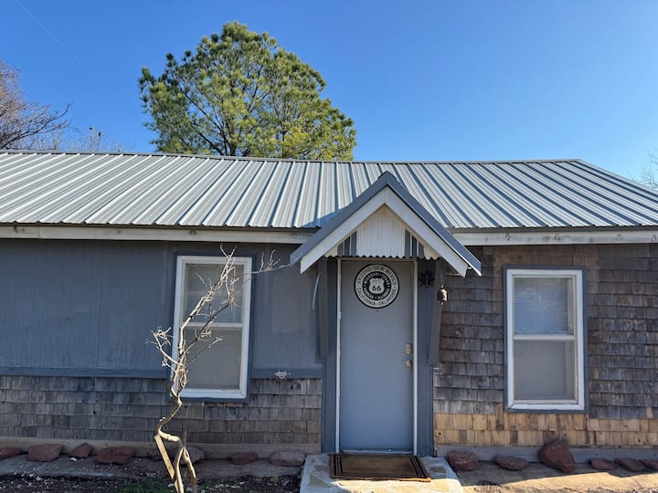 Seaside Cottage On 66 - Chandler, OK