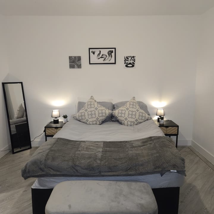 Modern Home | Sleeps 8 | Near Pantiles - Royal Tunbridge Wells