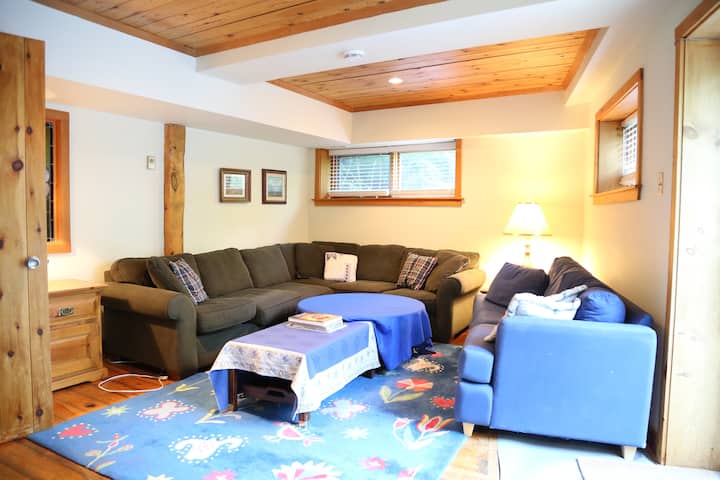 Bright & Fun Family Room With Foosball Table - Durham