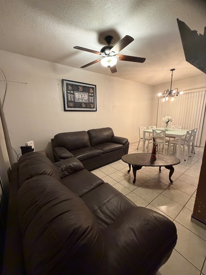 Casa Familiar El Quijote. - Saltillo