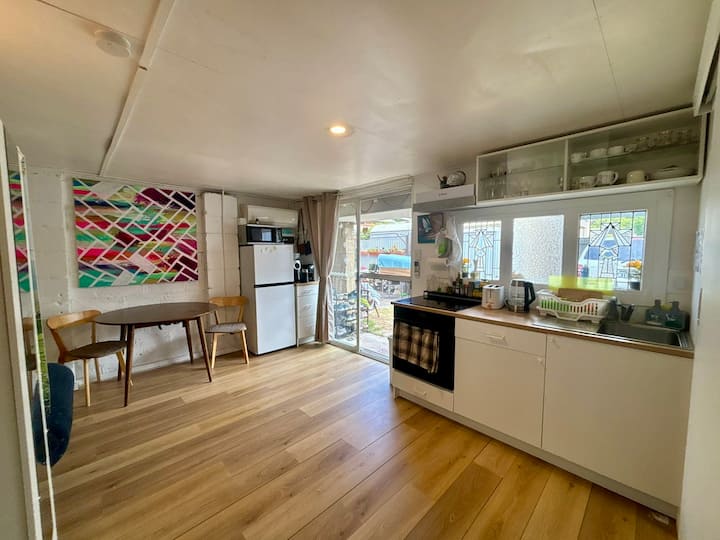 Largs Bay Gem - Adelaide