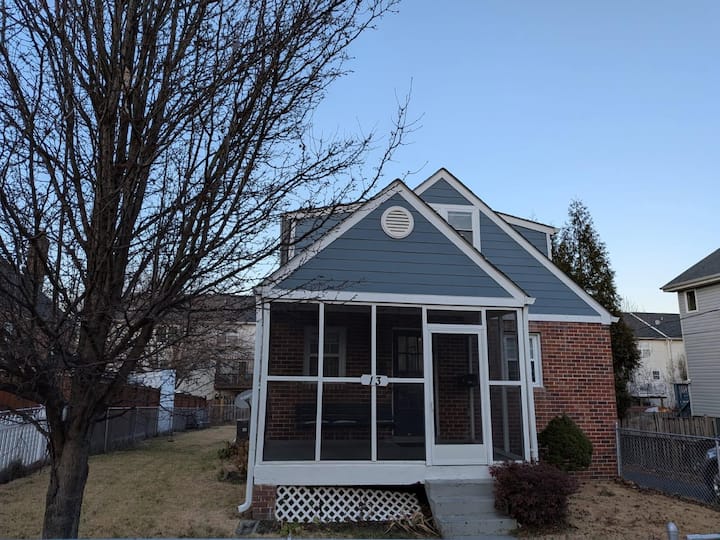 Walk To Metro & Dining | Family Home Near Dc - National Harbor, MD