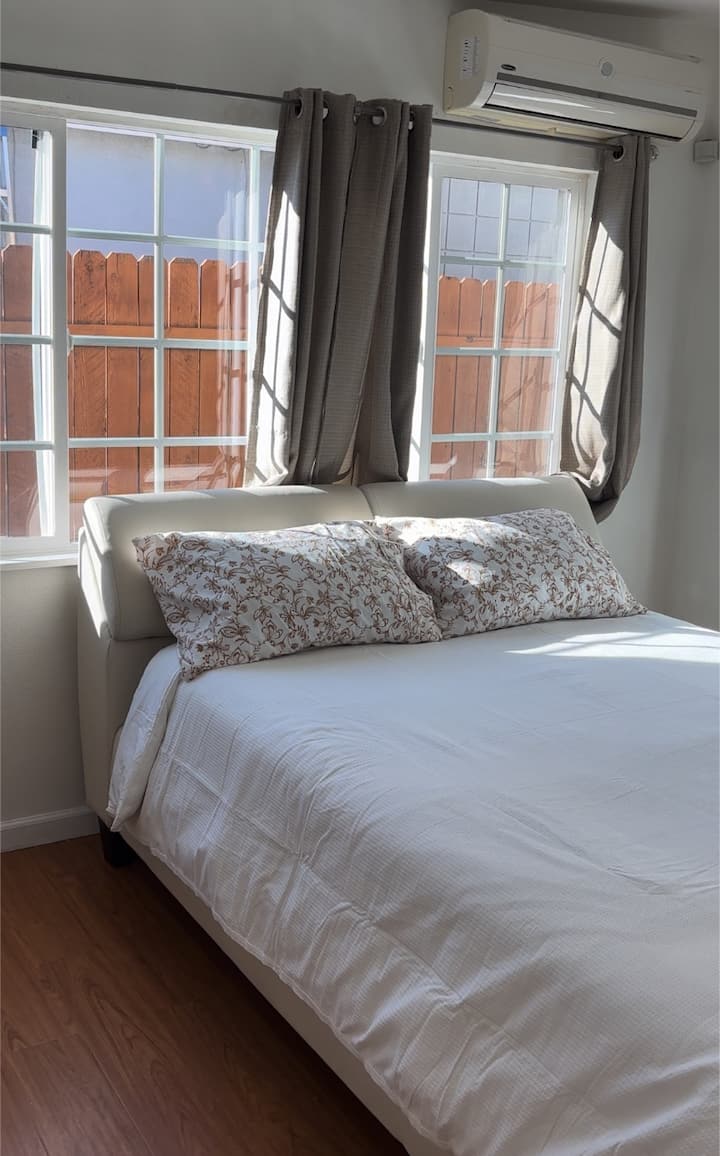 1br Home Sleeps 4 At West Covina/baldwin Park - West Covina, CA