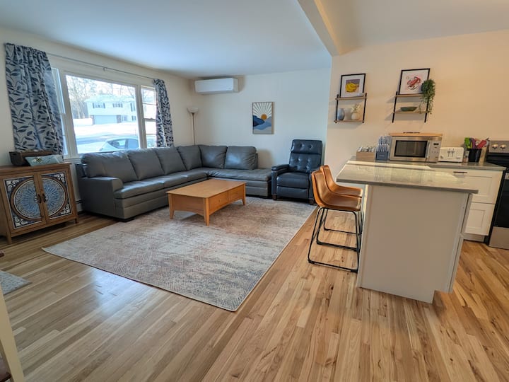 Cute, Quiet House In Hampden - Bangor, ME