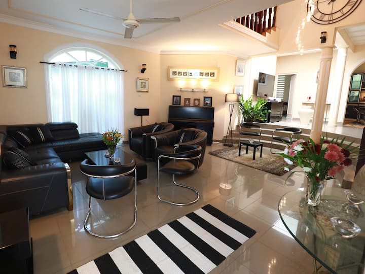 Dehiwala Holiday Villa - Colombo