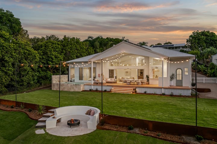 Dusk Country Coastal Retreat - Nambour