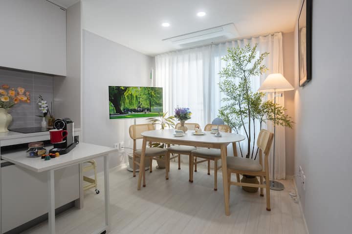 [신축/엘베/청결]역세권 2분|2r2b|공항버스|장박환영#명동#강남#광화문#kspo#잠실 - Seoul