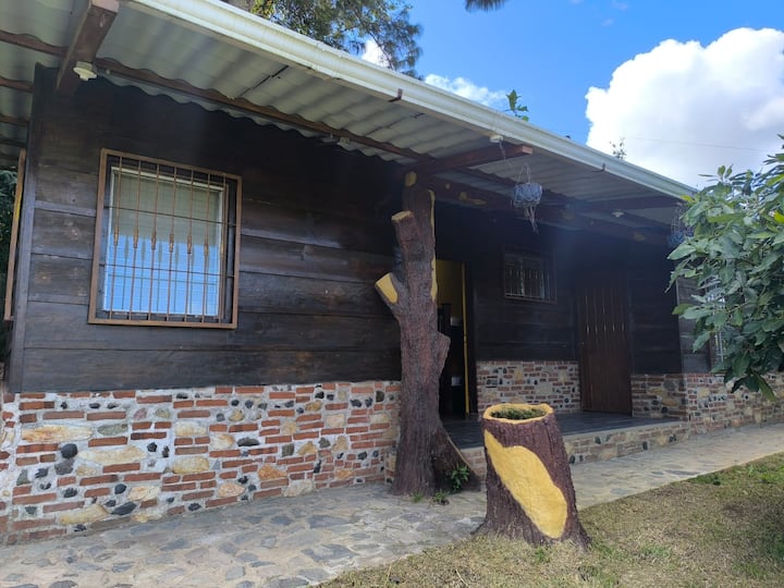 Cabaña Villa Leonor - Tecpán Guatemala