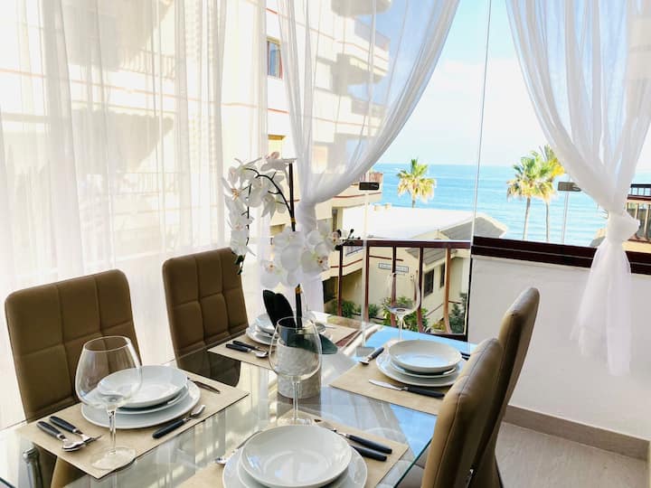 Seafront Cozy Apartment | Beach, Tennis & Padel - Calahonda
