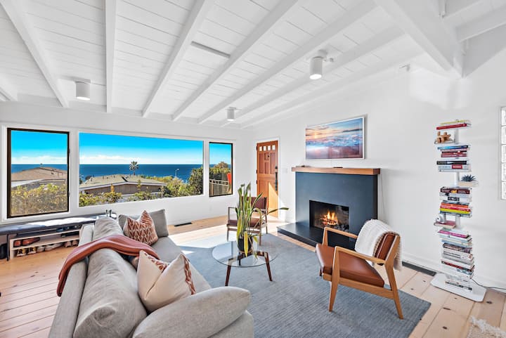 Oceanview Cottage Steps From Iconic Beach - Laguna Beach, CA