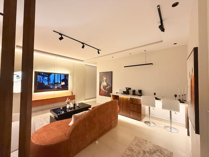 | Signature 207| Tv70 - Riyadh King Khalid Airport (RUH)
