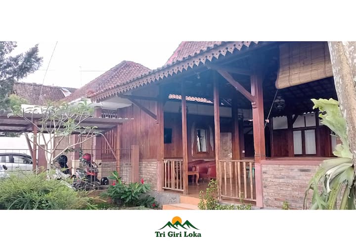 Tri Giri Loka Mountain View Villa - Salatiga
