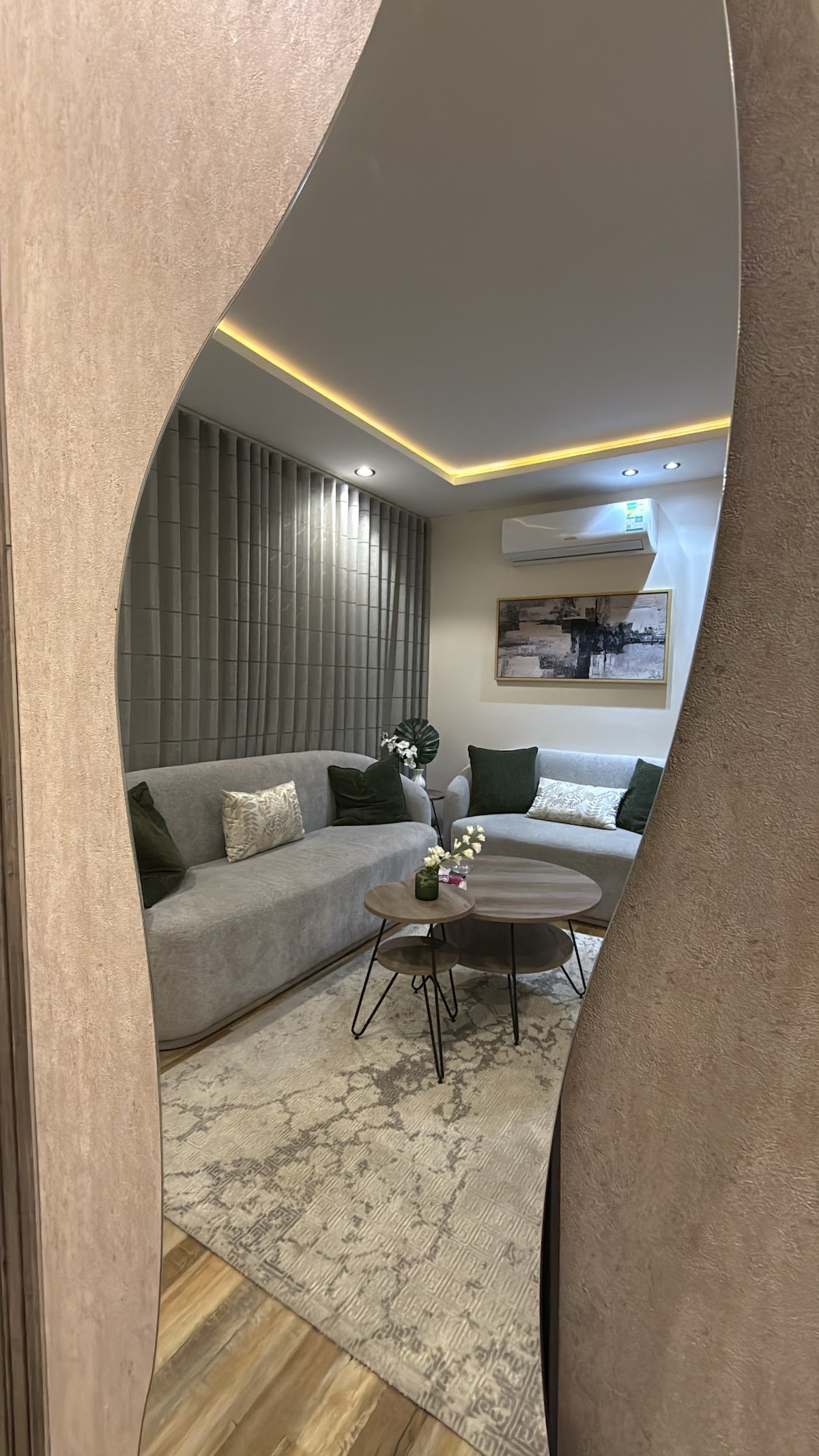 Apartment with a bedroom and a quiet living room with self check-in ...