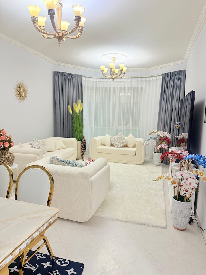 Modern 1 Bedroom | Sea View, Gym & Swimming Pool - Sharjah