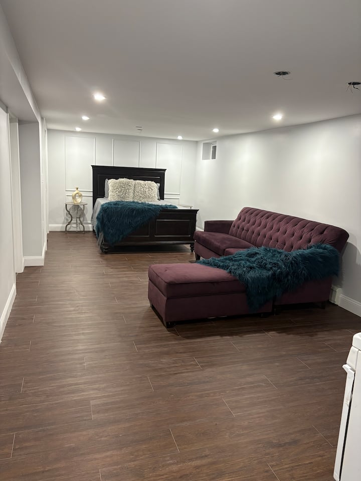 New Cozy Newington Basement Studio Suite - Hartford, CT