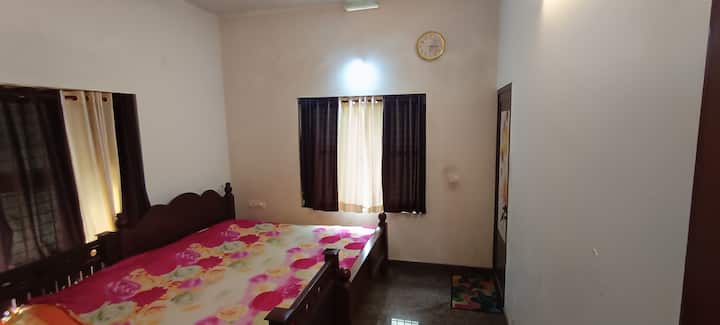 Peaceful Temple-side Stay |   @Mannampurathu Kaavu - Kanhangad