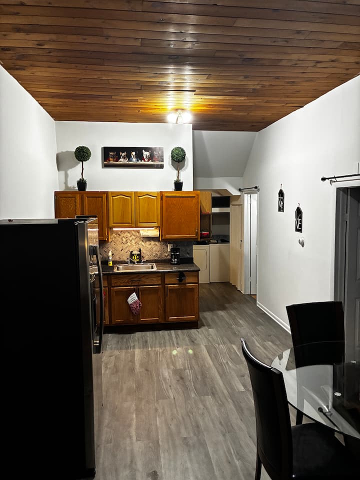 A Private House With Free Parking - Rotterdam, NY