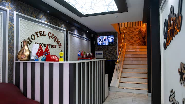 Konya şEhir Merkezinde Mevlana Türbesi’ne 2 Dakika - Konya