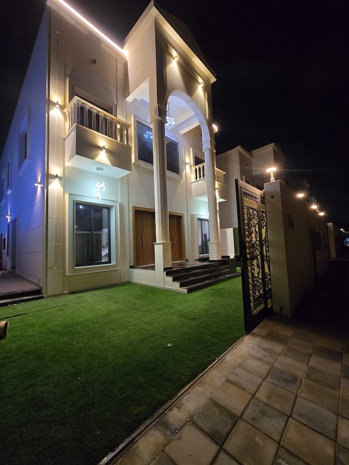 Villa Mansión Cerca A Dubái - 阿治曼