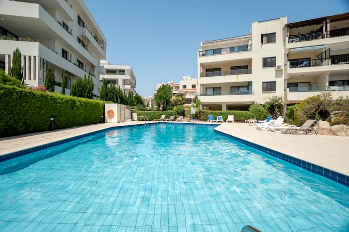 Elena 1b, City Center, Pool, Walk To The Beach - Paphos