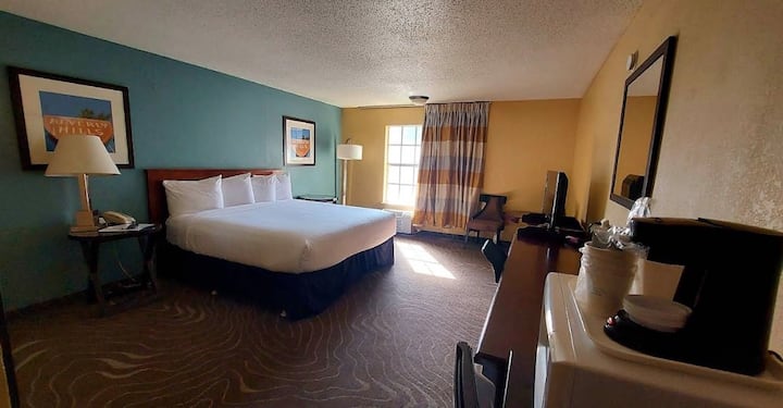 Long Term Stays Available. - Grand Junction, CO