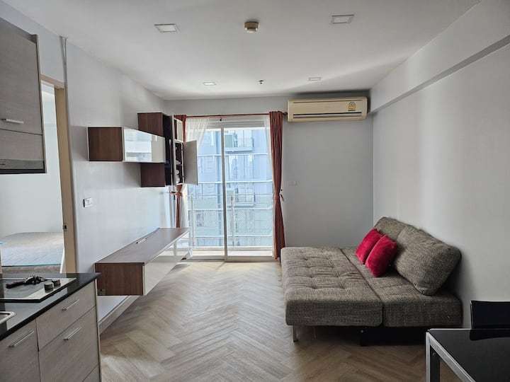 In Front Airport Link Makkasan 38 Sqm 21st Floor - Bangkok