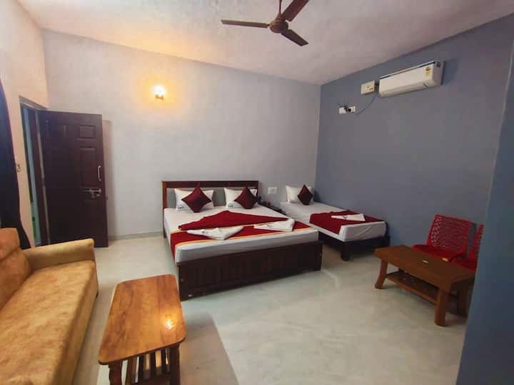 Golden Beach Resort - Deluxe Triple Bed Room - Ankola
