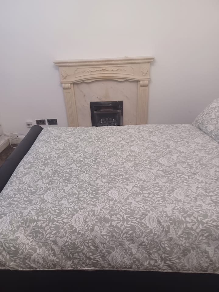 Christian Guest House - Luton