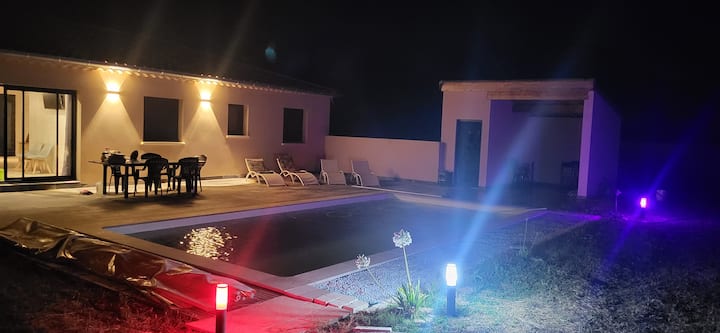 Maison Avec 4 Chambres Climatisées Et Piscine - Les Vans