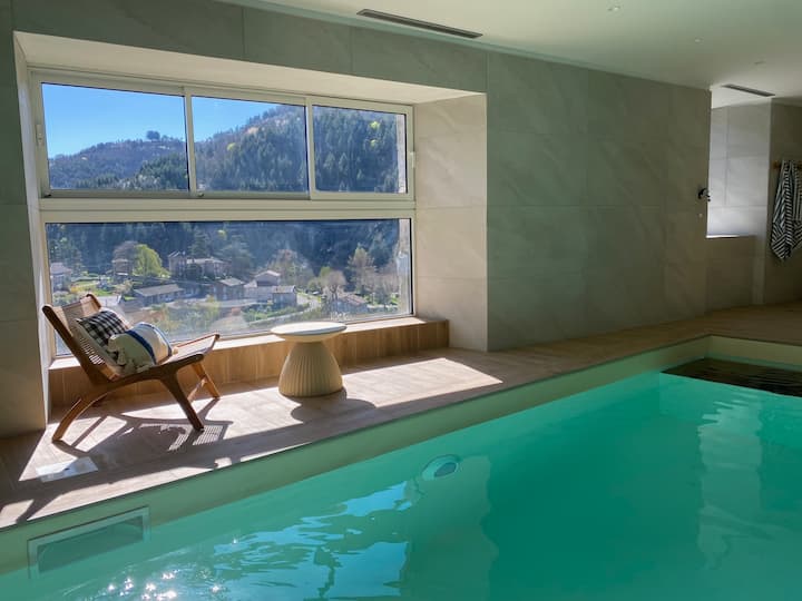 Gîte 15 Personnes, Piscine Intérieure Privative - Le Chambon-sur-Lignon