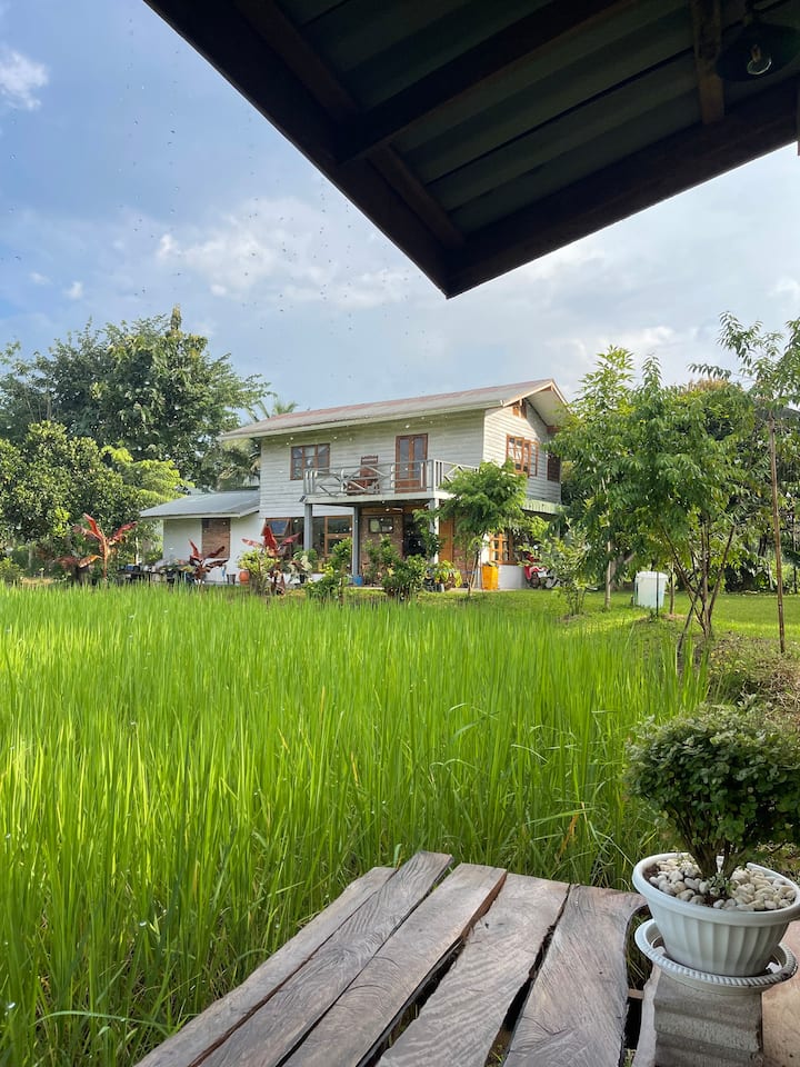 บ้านฟากน้ำฟาร์มแอนด์สเตย์ - Dan Sai