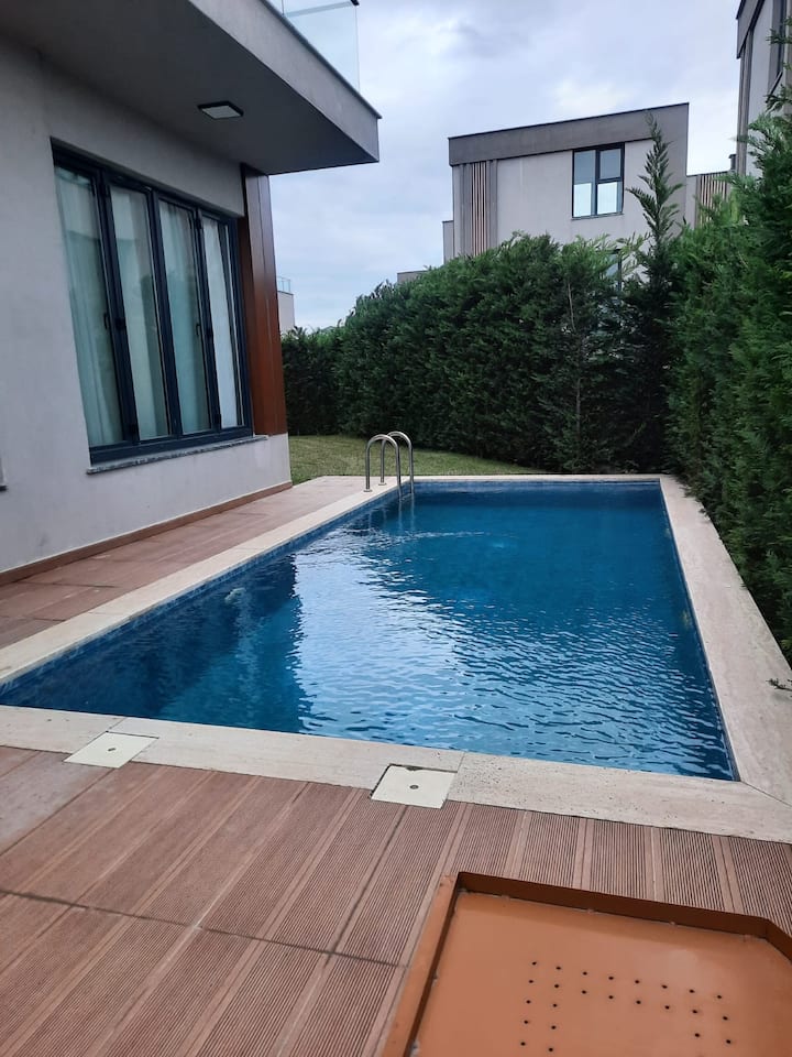 İStanbul Da Günlük Kiralık öZel Havuzlu Villa - Çatalca