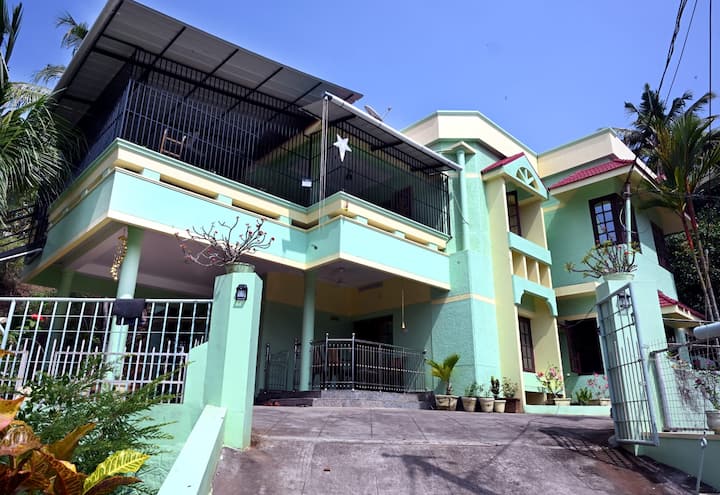 Gayathry Home Stay Varkala - Varkala