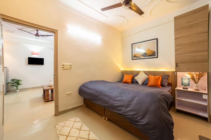 Cozy 2bhk Near Metro | Friendly Stay - Delhi