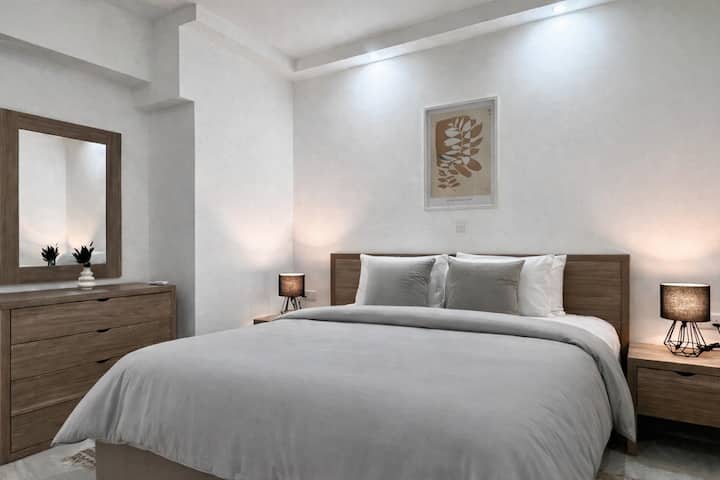 Central & Modern | St. Julian’s Apartment - Malta