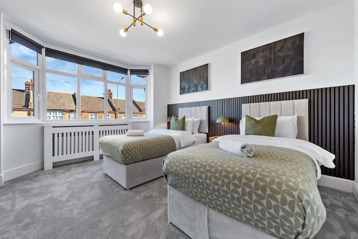 Your Perfect Luton Escape+sleeps 8+stylish Living - Luton