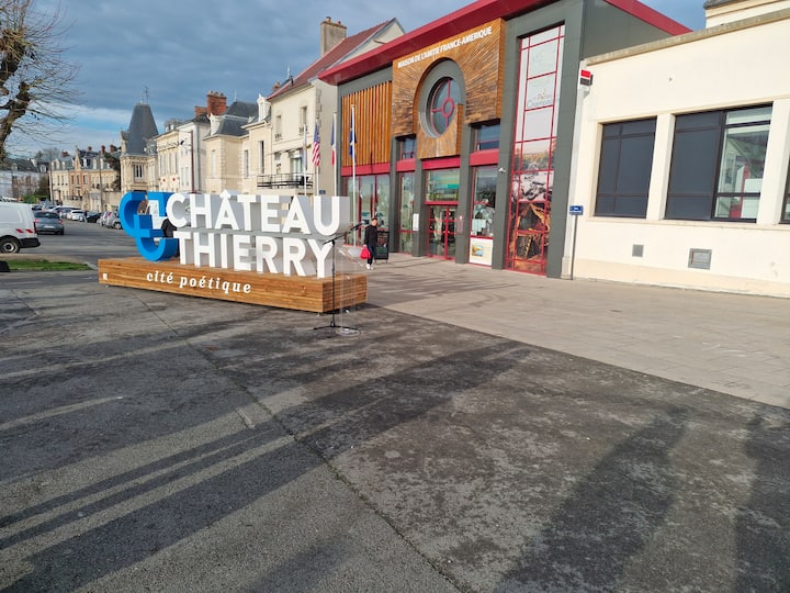 Chambre Avec Sdb Privée Dans Une Maison à Partager - Château-Thierry