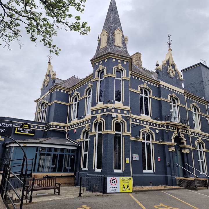 Family Room En-suite - Beverley, UK
