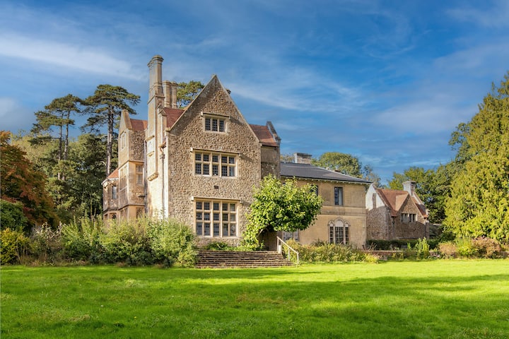 Cleeve House Grand Manor · Near Bath · Sleeps 26 - Devizes